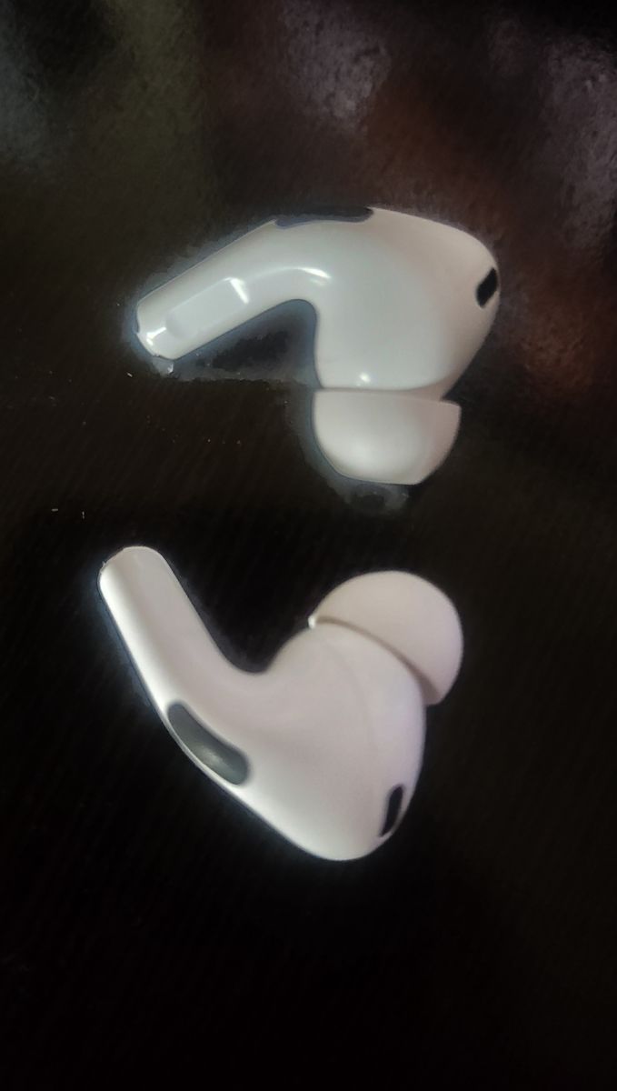 Apple AirPods Pro (2nd Generation) - Pune | SecondHandBazaar